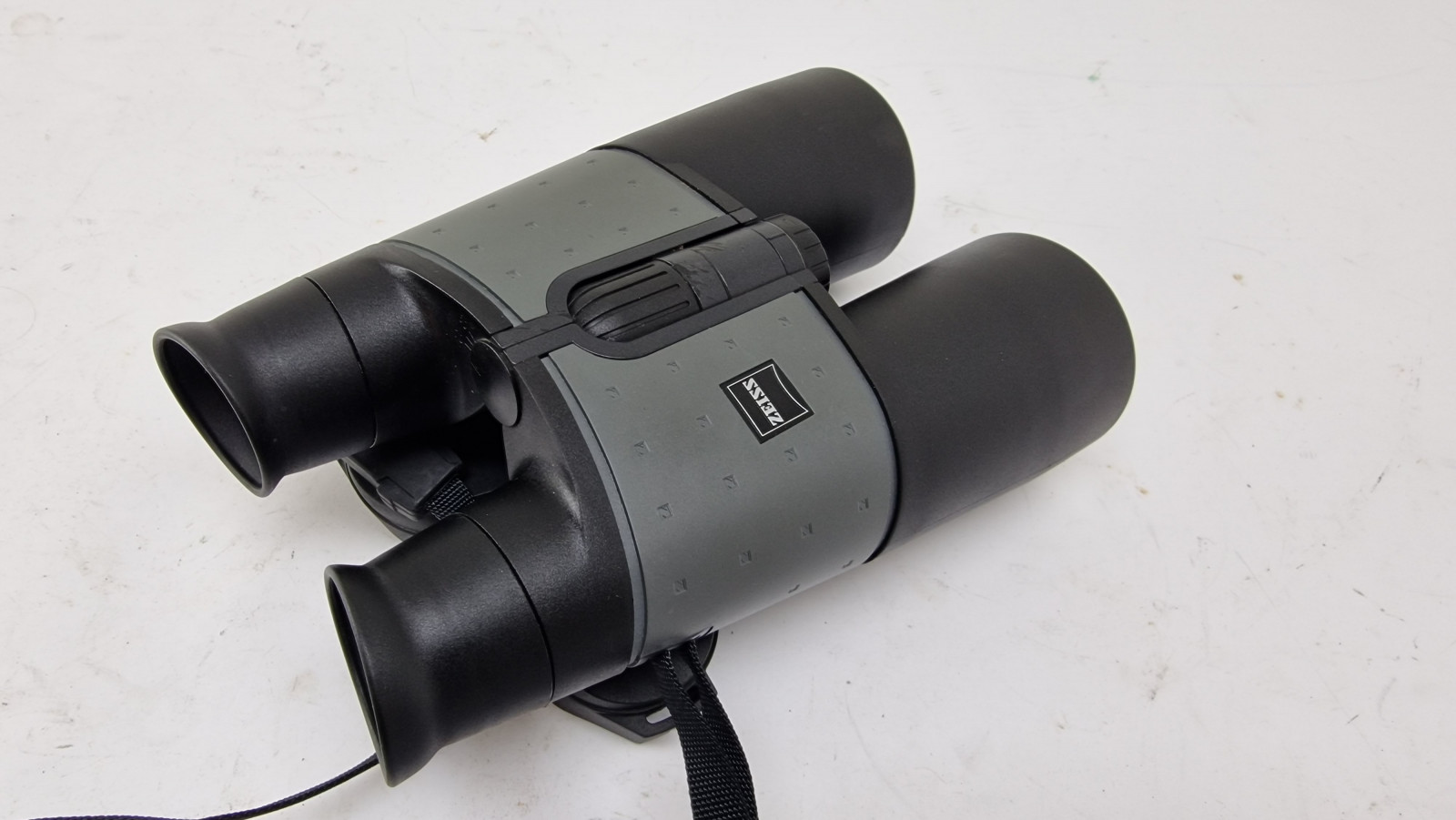 Fernglas ZEISS Design Selection 10x56 B T*P* + Zeiss Tasche - eGun