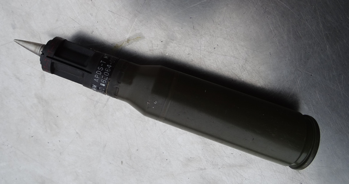 25mm APDS-T MUNITION * mod BUSHMASTER ? * Dieses ist keine ÜBUNG ...